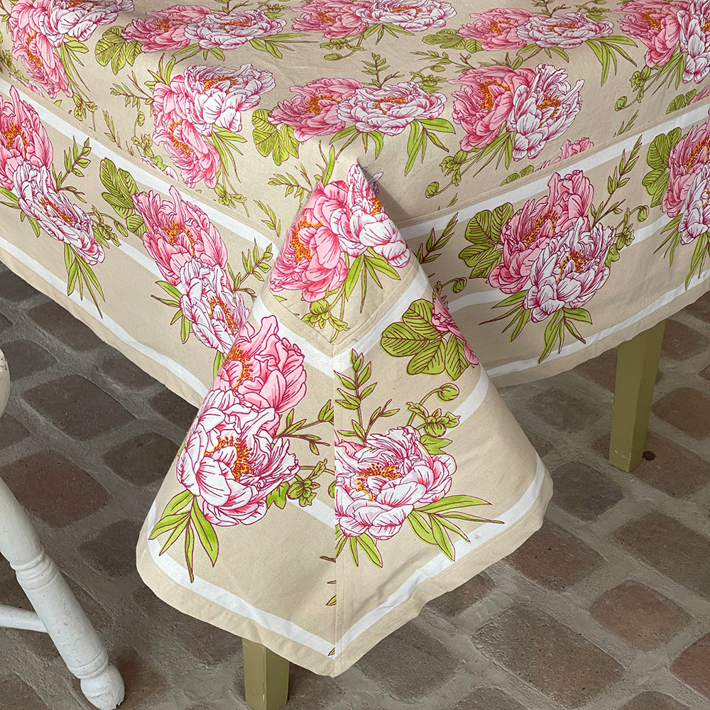 Eloise Tea Stain Tablecloth – The Mahogany Store